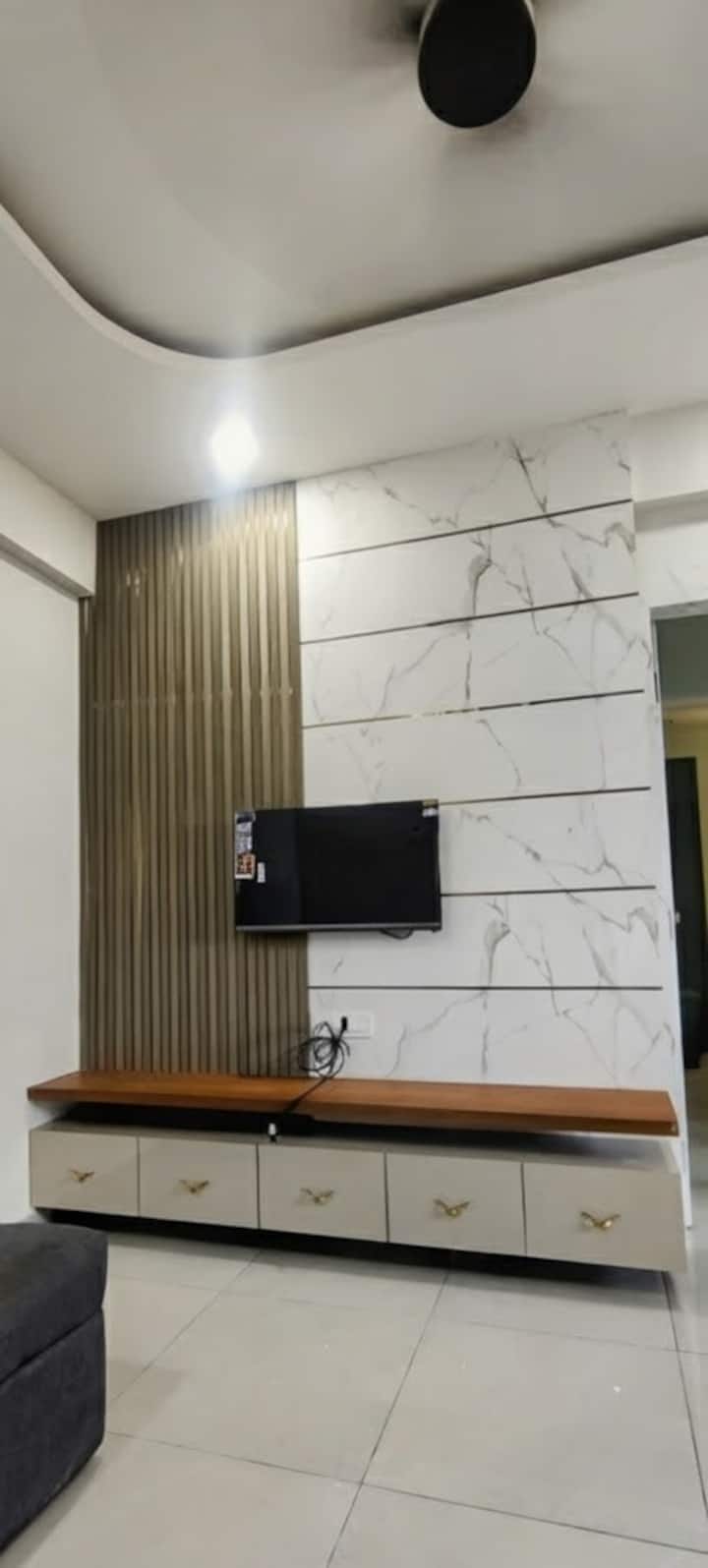 1 Bedroom Toilet Living With Kitchen - Kolhapur