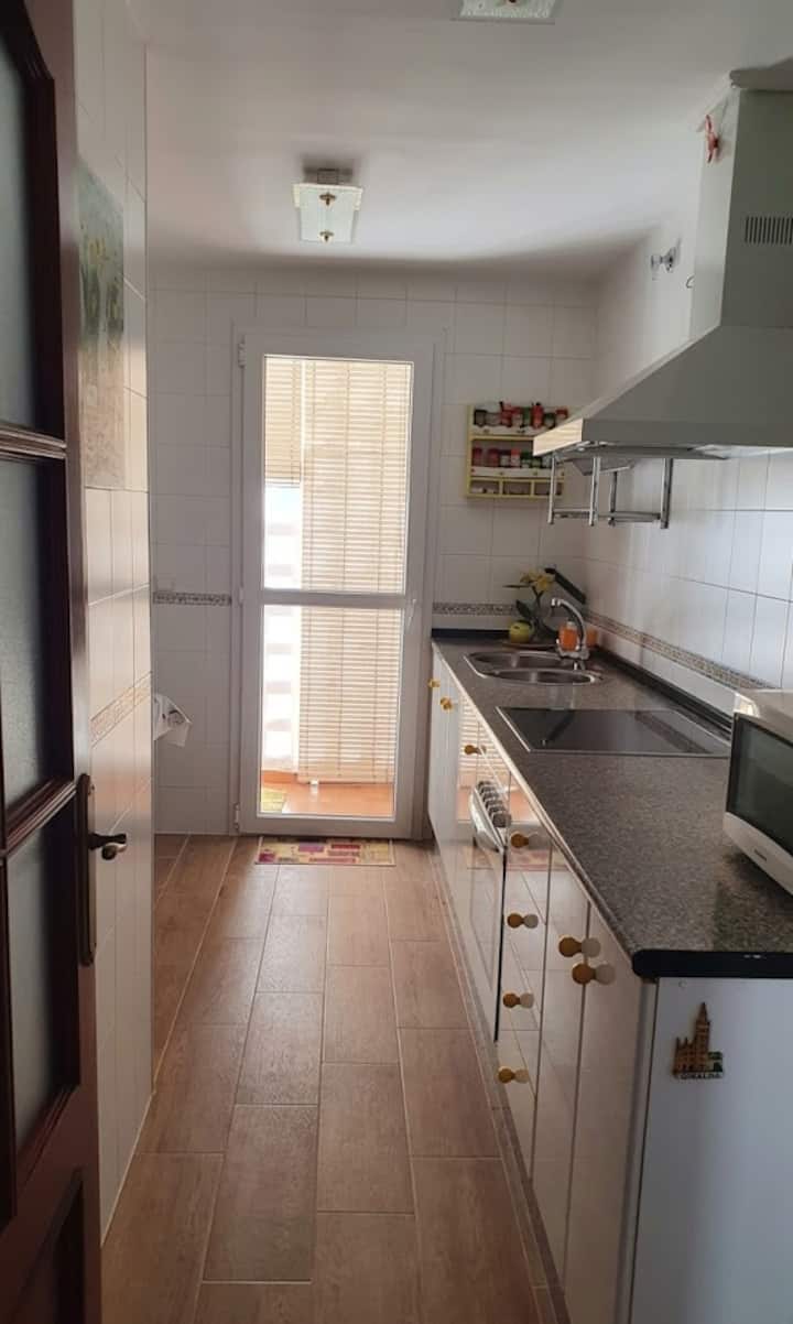 Piso Cerca De La Playa, Con Parking Gratis - Conil de la Frontera