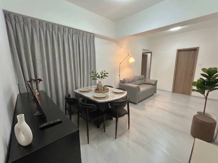 Spacious 3-bedroom Condo @ Mong Kok｜3-min Mtr - Hong Kong