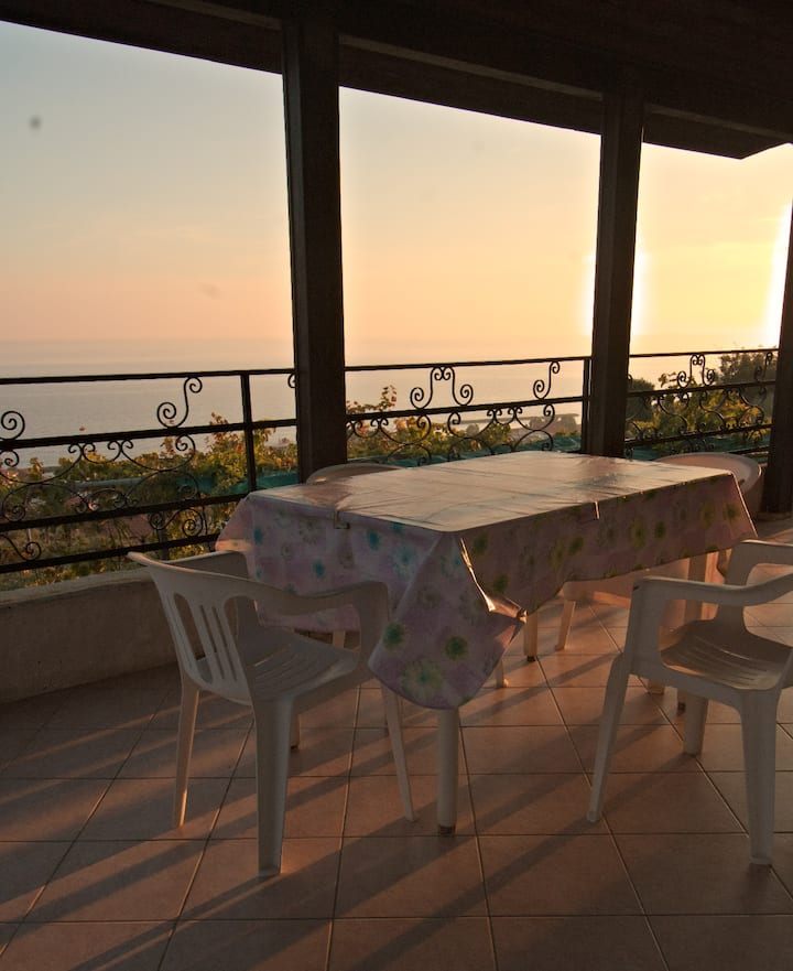 Villa Letizia, Posteggio E Terrazza Panoramica - Santo Stefano al Mare