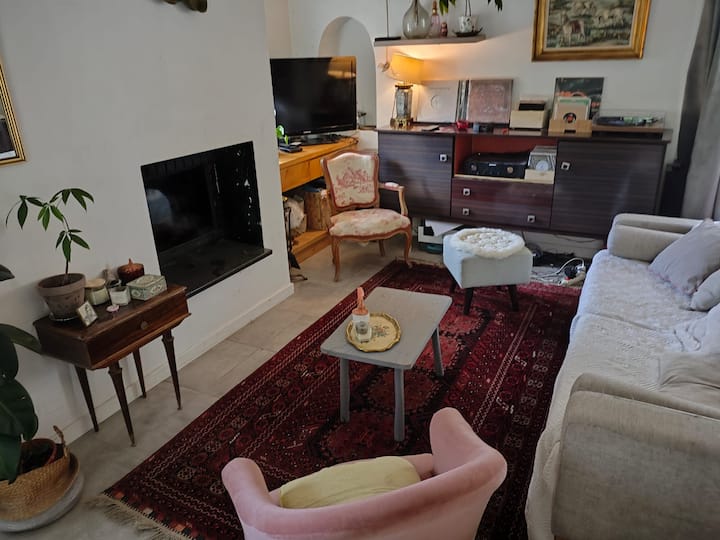 Maison Familiale Et Jardin En Campagne Ardéchoise - France
