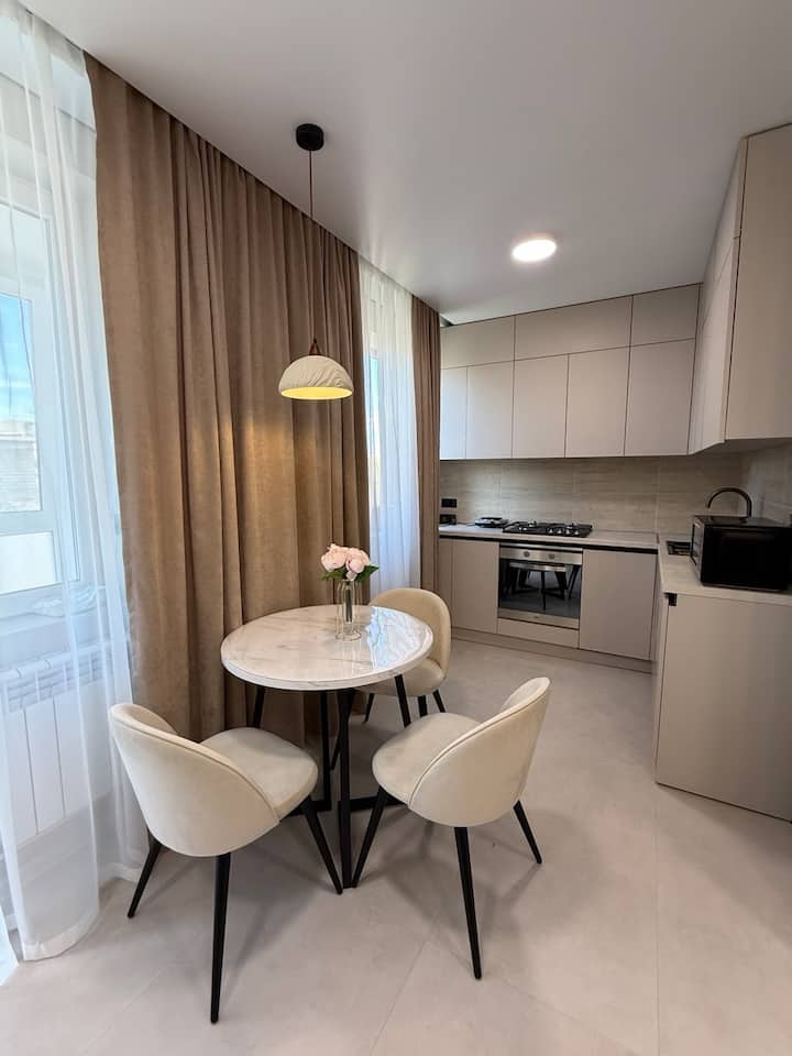 Стильная квартира с гардеробной и зоной отдыха - Tiraspol