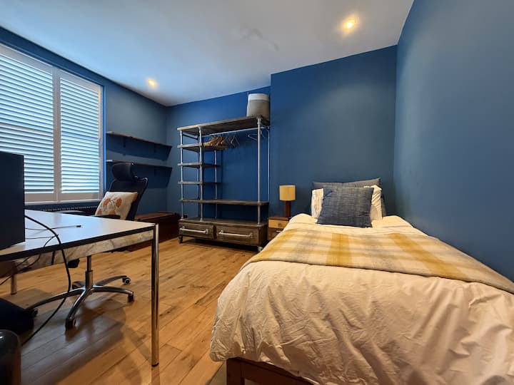 Spacious Room In A Beautiful Victorian Townhouse. - Harrogate