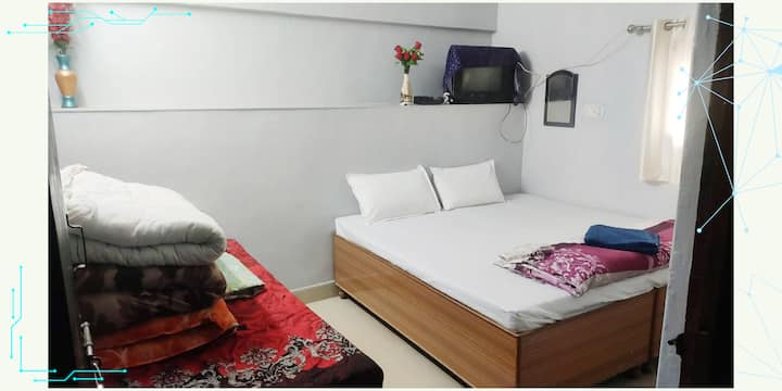 Room Provided With Basic Facilities - Lansdowne