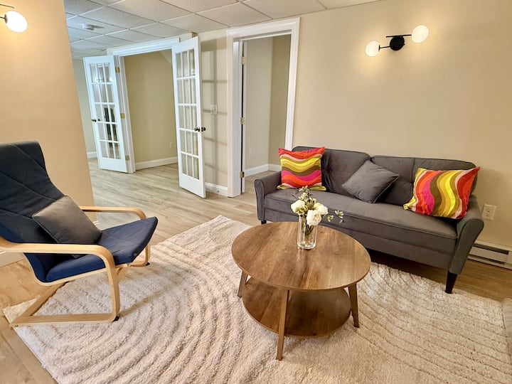 Spacious 7br Duplex In Coolidge Corner W/ Parking - Boston, MA