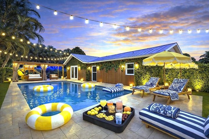 Heated Pool + Sleeps 10 Near Delray Beach - Delray Beach, FL