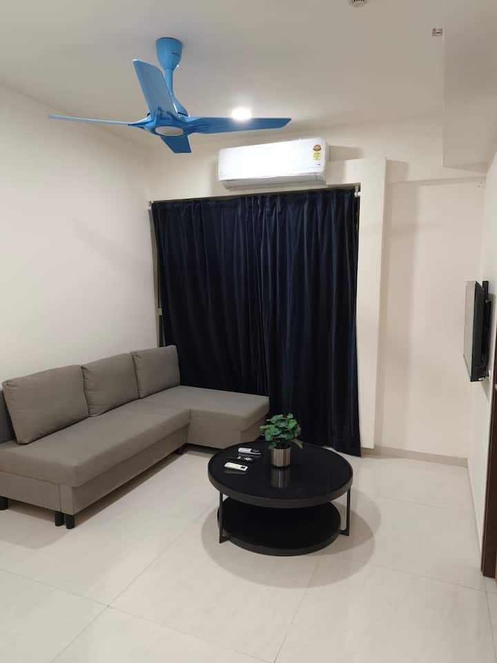 The Crown Cosy - Thane