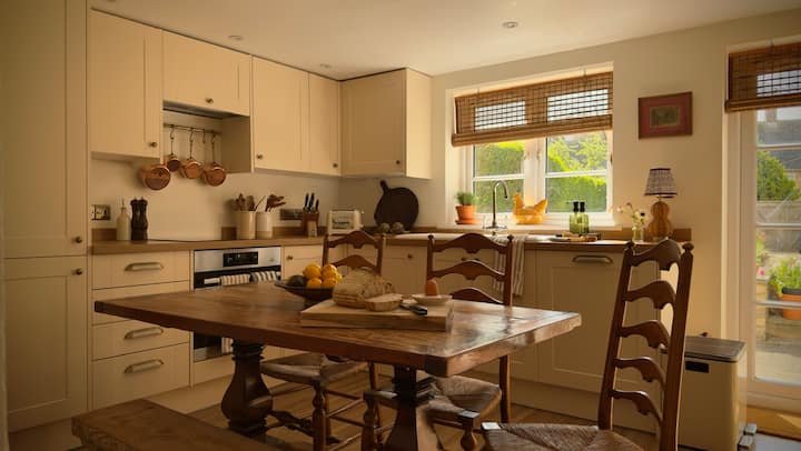 A Boutique Cotswolds Retreat, Newhouse Cottage - Witney