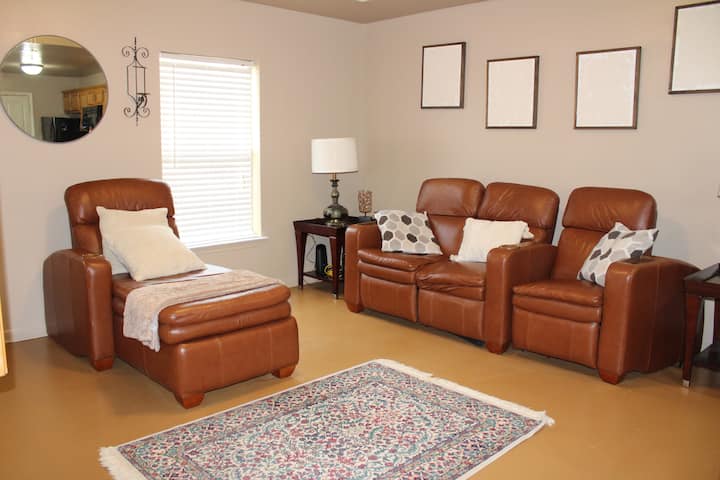 Spacious 2br Condo Near Dining And University - Hammond, LA