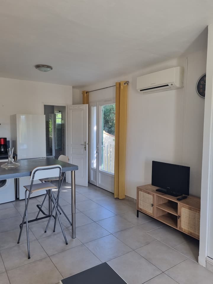 Appartement  1 Er éTage D Une Maison Individuelle - Plage du Lavandou