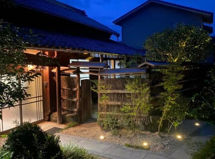 庭付き一棟貸し古民家　
風音ーKazaotoー
ペットOk　駅から5分　海まで5分　最大10名 - Matsuyama