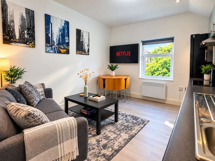 Cosy 1-bed Flat On City Road, Central Cardiff - Cardiff