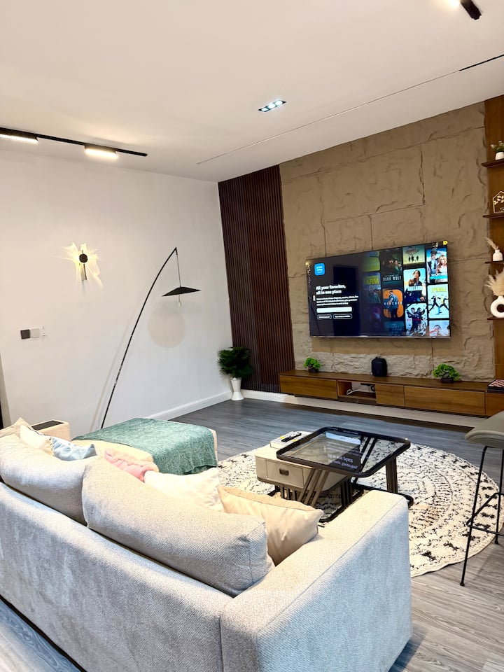 Stylish 1-bed,starlink Wi-fi &24/7
Power, Utako - Abuja