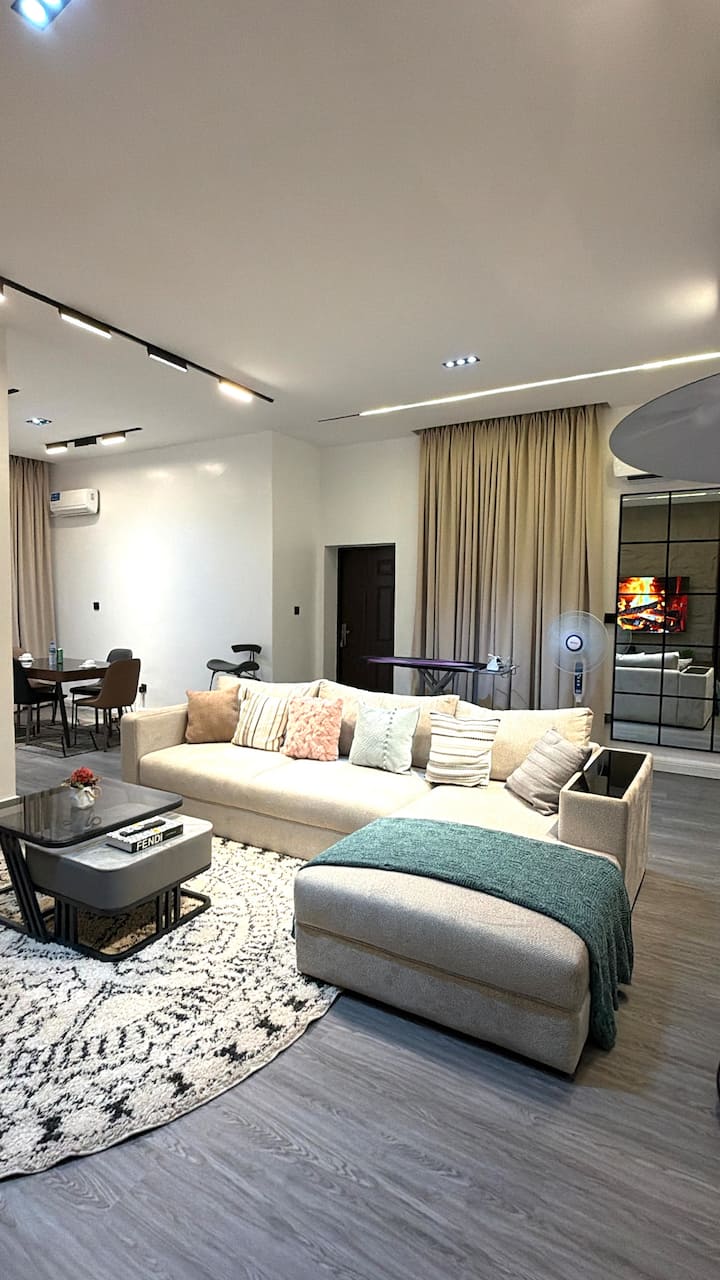 Stylish 1-bed,starlink Wi-fi &24/7
Power, Utako - Abuja