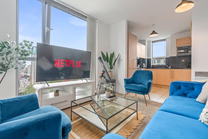 Skyline Luxury 12th Floor Apartment | City Views - Birmingham