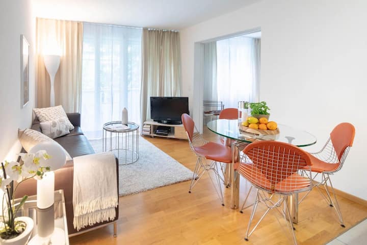 Elegant 1-bedroom Apartment With Balcony - Zürich
