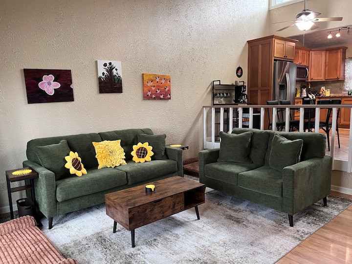 The Sunset Perch | Pet-friendly + Deck - Roaring River State Park, Cassville
