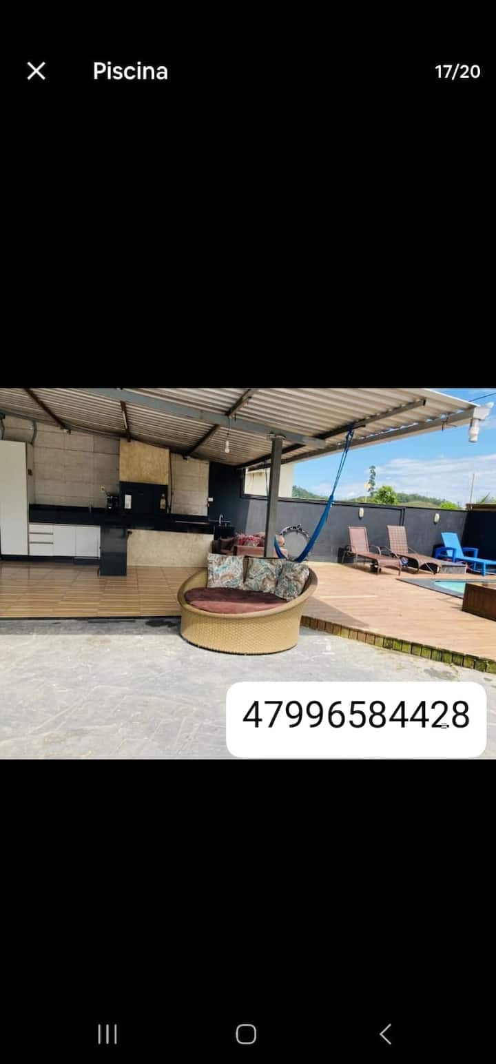 Casa Ampla Com Acomodações Super Confortáveis - Itapema