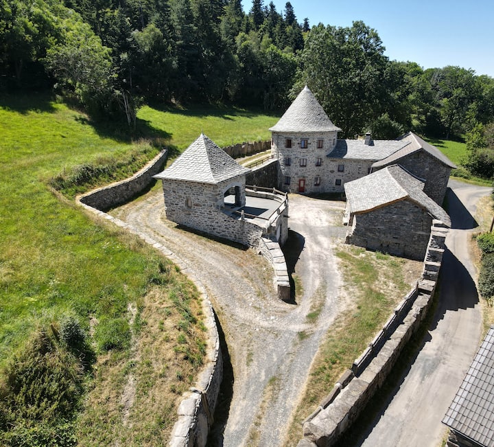 Location Lieu Atypique, Ancienne Ferme Rénovée - Haute-Loire