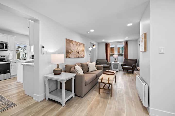 Spacious 3 Bdrm Haven - Steps To Downtown Ch'town - Charlottetown