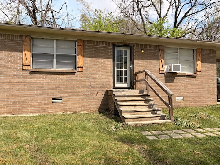 Crack And Barrel - Blue Mountain, MS