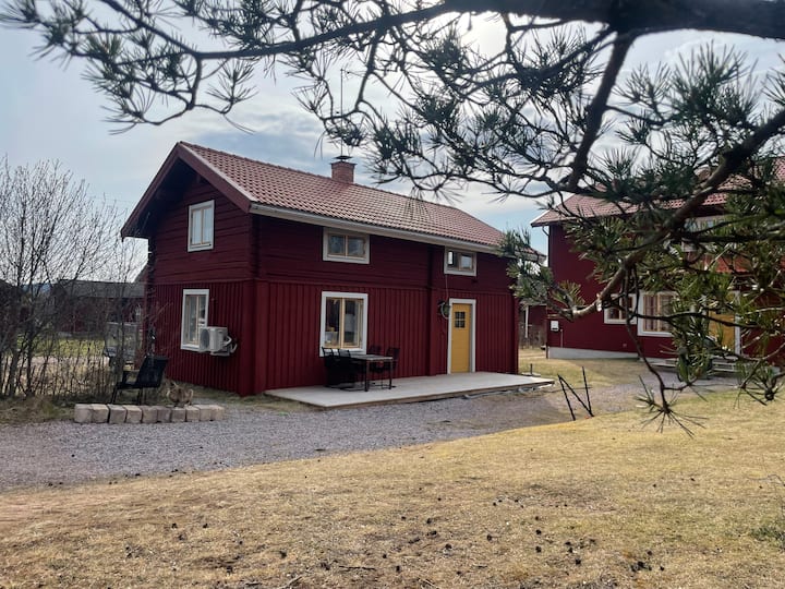 Nyrenoverad Stuga I Mysig Bymiljö - Leksand