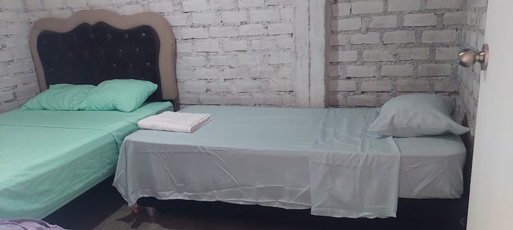 Casa Cerca A La Plaza De Vegueta - Medio Mundo