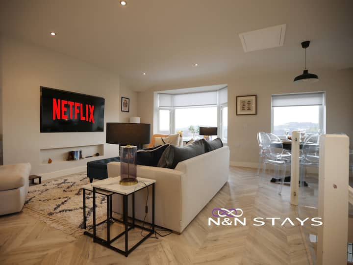 3 Bed House With Stunning Views And Pvt Parking - Rhos on Sea