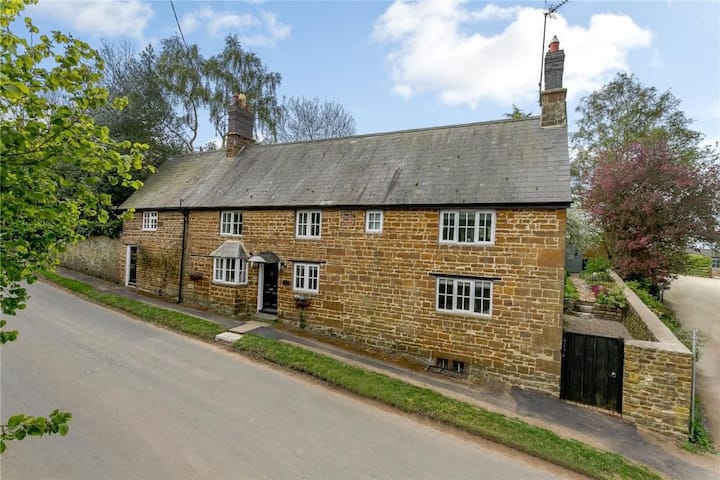 Cottage Home Near Silverstone - Banbury