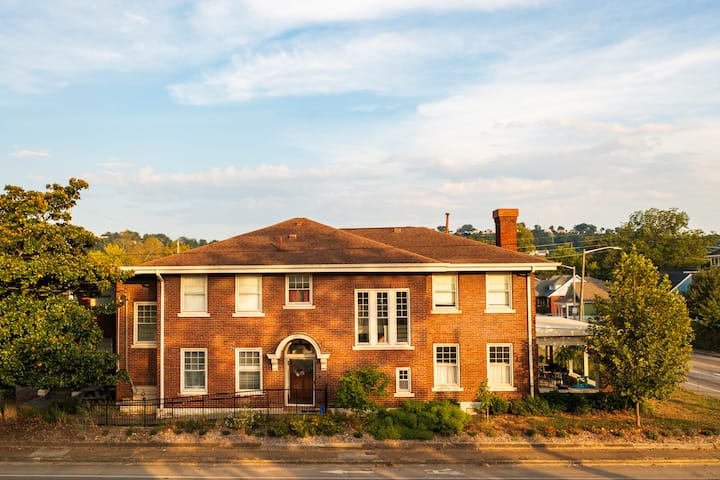 Historic 1915 Home · Spacious · Family Friendly - 查塔努加