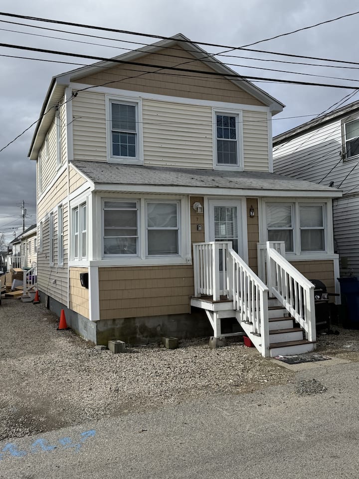 Hampton Beach 4br Escape | Perkins Surfside - Hampton, NH