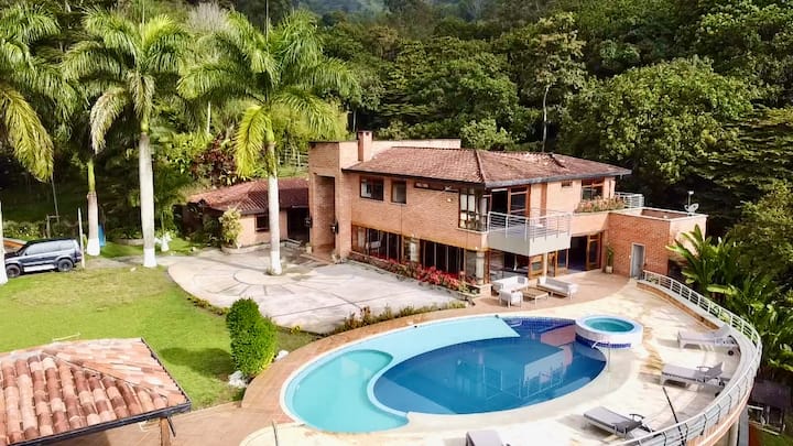 Hermosa Finca En El Limonar |Piscina+jacuzzi+turco - Copacabana