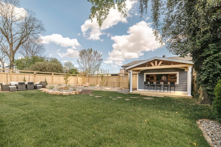 Bardstown- Bourbon-sleeps 13-downtown-bourbon Bar - Bardstown, KY