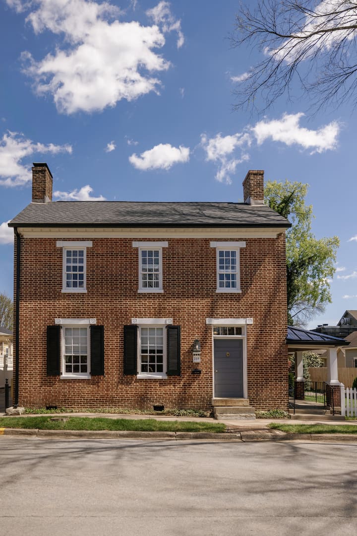 Bourbon Festival-blackberry Alley-big-downtown-bar - Bardstown, KY