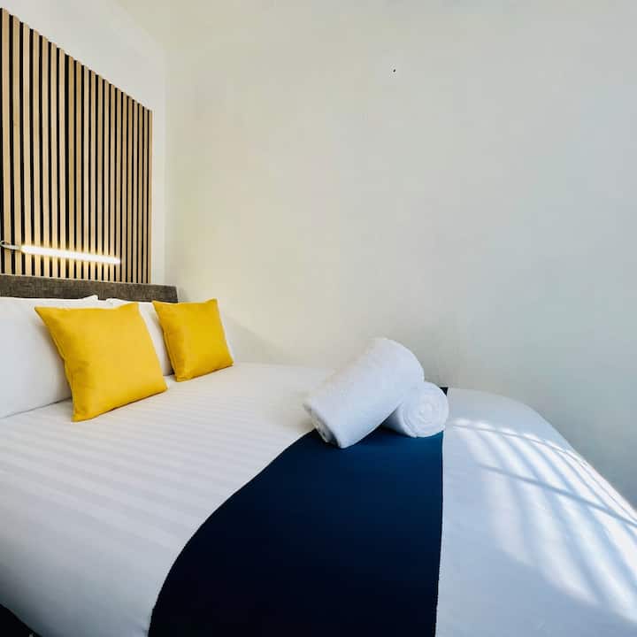 Cosy Double Refurbished | Ensuite | Pleasure Beach - Lytham St Annes