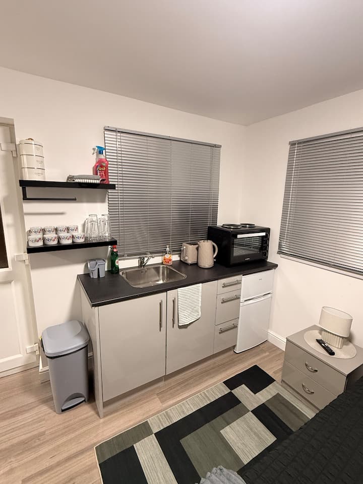Cozy Room Near Town, University And Bfd Park - Bedford