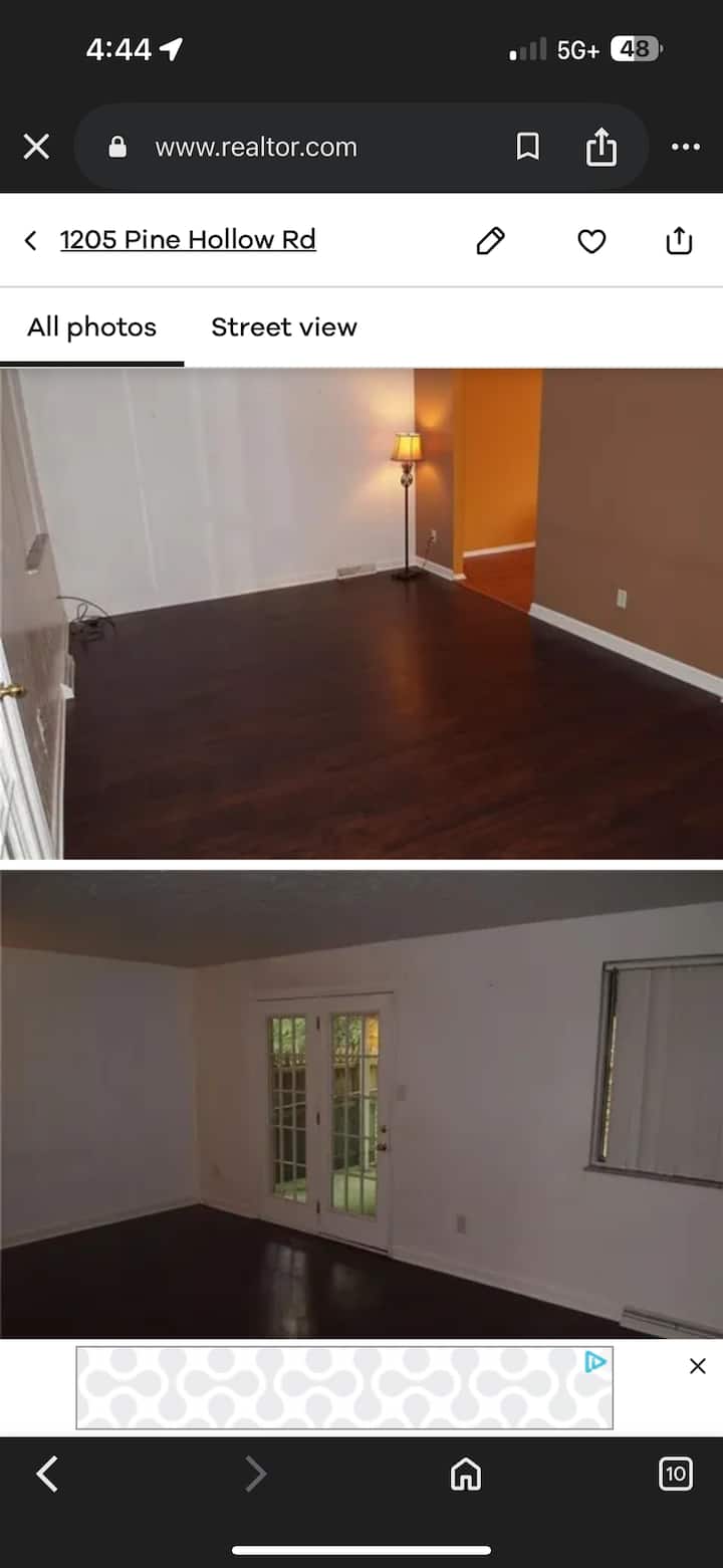 Fully Furnished. 2 Beds. One King. One Queen. - Oakdale, PA