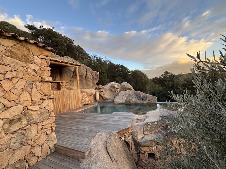 Bergerie De Charme En Corse, Piscine Chauffée. - Figari