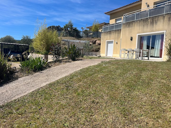 Bas De Villa T5 Afa, 
Zone Commerciale De Baléone - Ajaccio