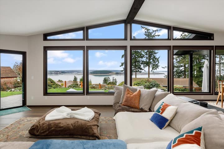 Secluded Water & Mountain View Retreat - Oak Harbor, WA