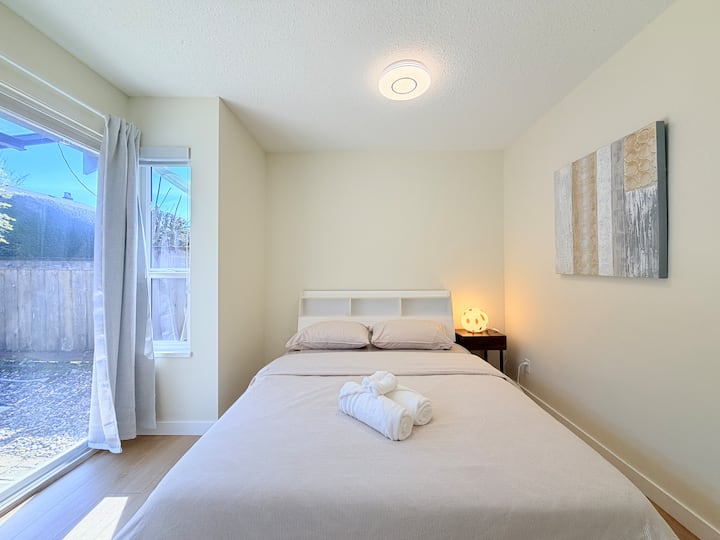 Cozy 2-bedroom Private Suite With Full Bath - Delta