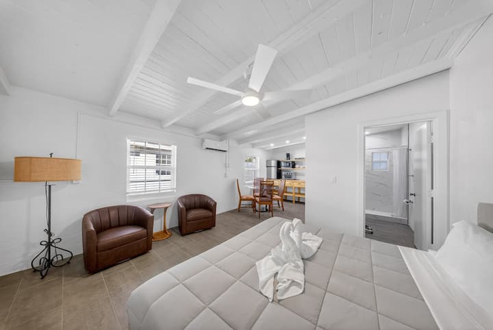 Resort King Studio • 8 Min To Downtown & Beaches - Naples, FL