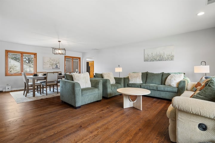 Peaceful Retreat Near Naval Station And 6 Flags - Condor, Gurnee