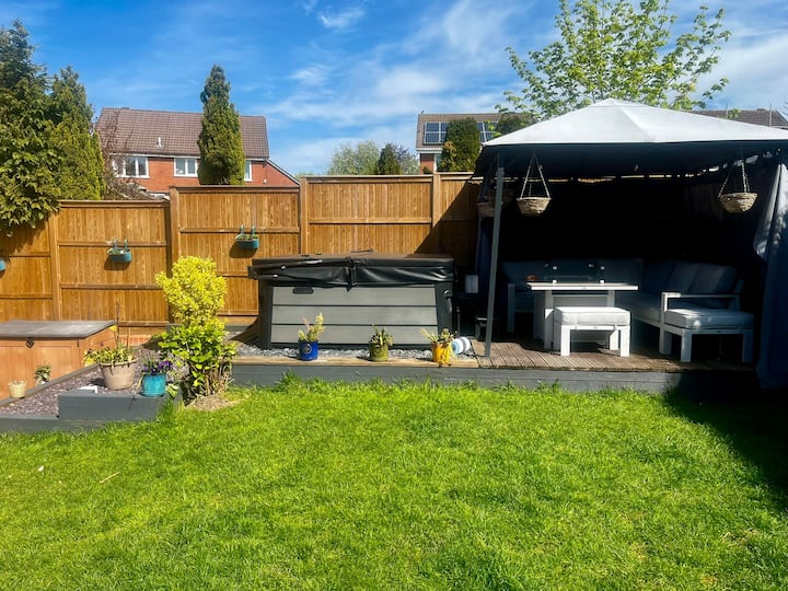 Stylish 1br Annex Ensuite| Great Location - Telford