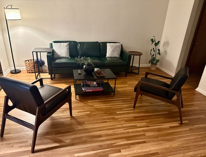 Charming Two-bedroom Near Parks And Lakes! - Saint Paul, MN