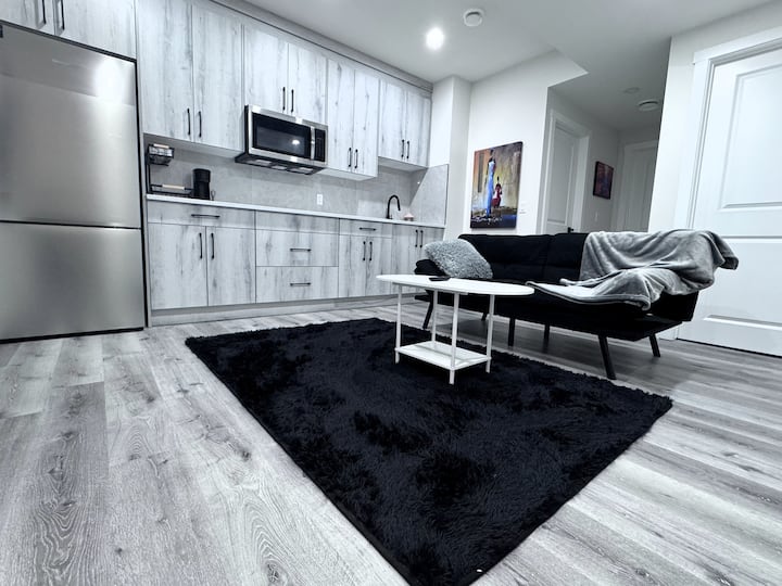The Suite Spot - Airdrie