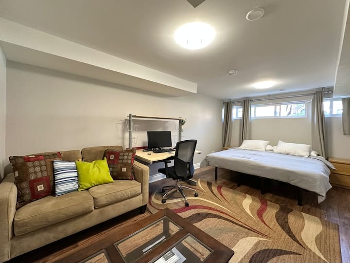 Private 1br: 1 King Or 2 Twin Beds & Free Parking - Toronto