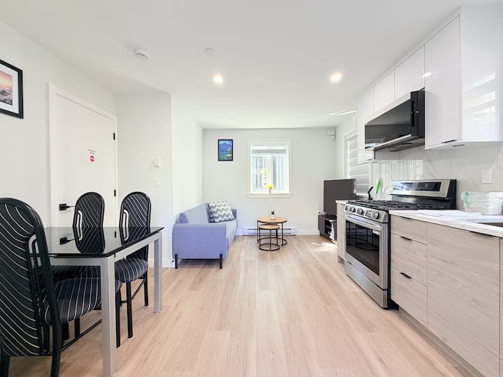 Euclid Comfort 2br | Prime Vancouver Stay - Richmond