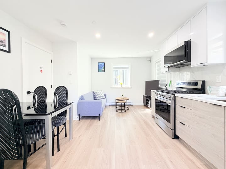 Euclid Comfort 2br | Prime Vancouver Stay - Burnaby