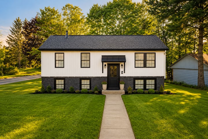 Fully Renovated 4br Home, 2 Baths, Deck, Parking - Saratoga Springs, NY